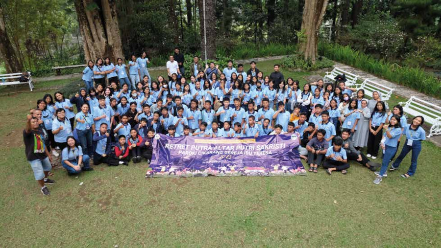 Retret Putra Altar dan Putri Sakristi PAPS